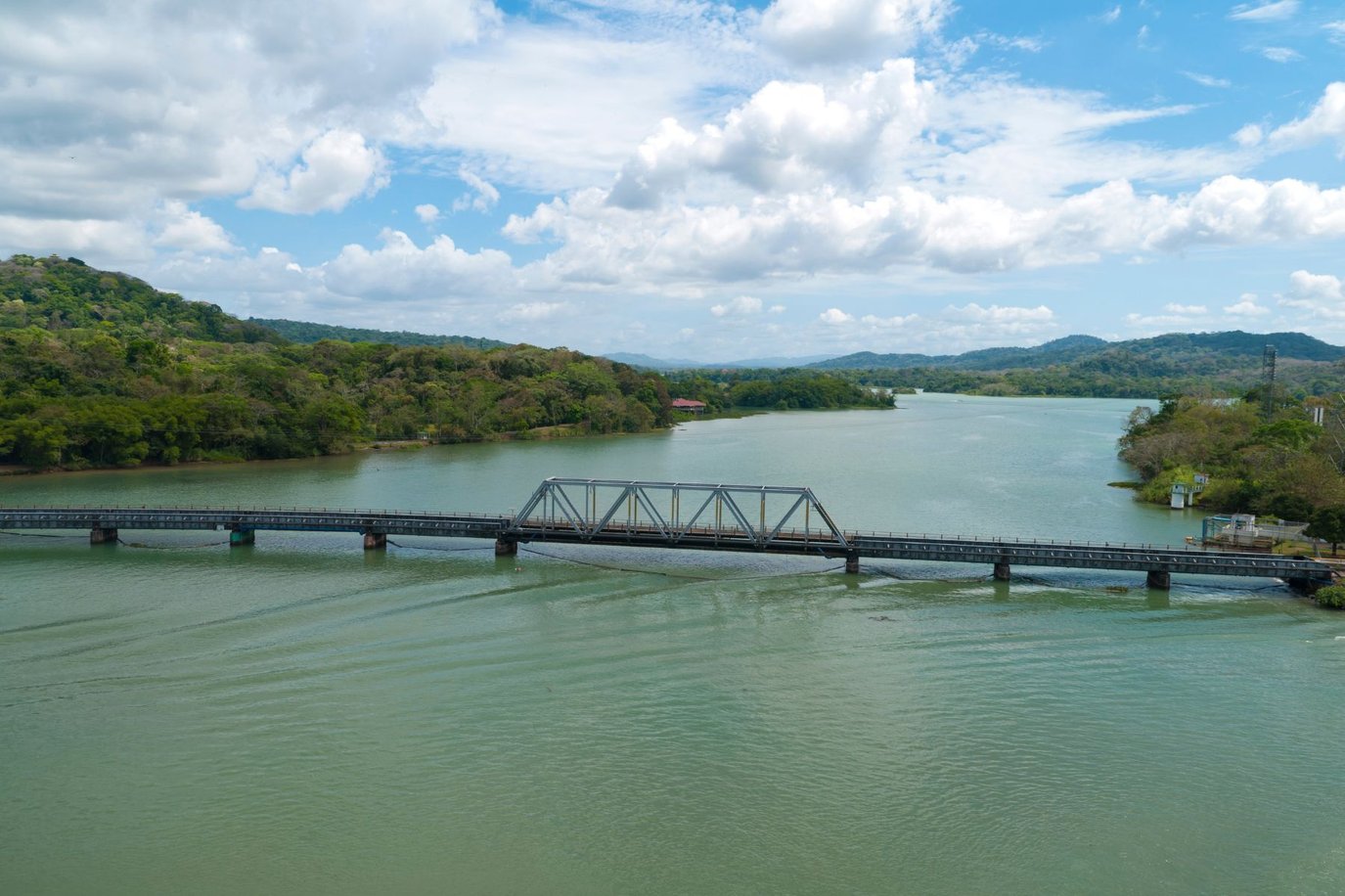 Panama City in Panama - Schools, healthcare, shopping, bars, and more.